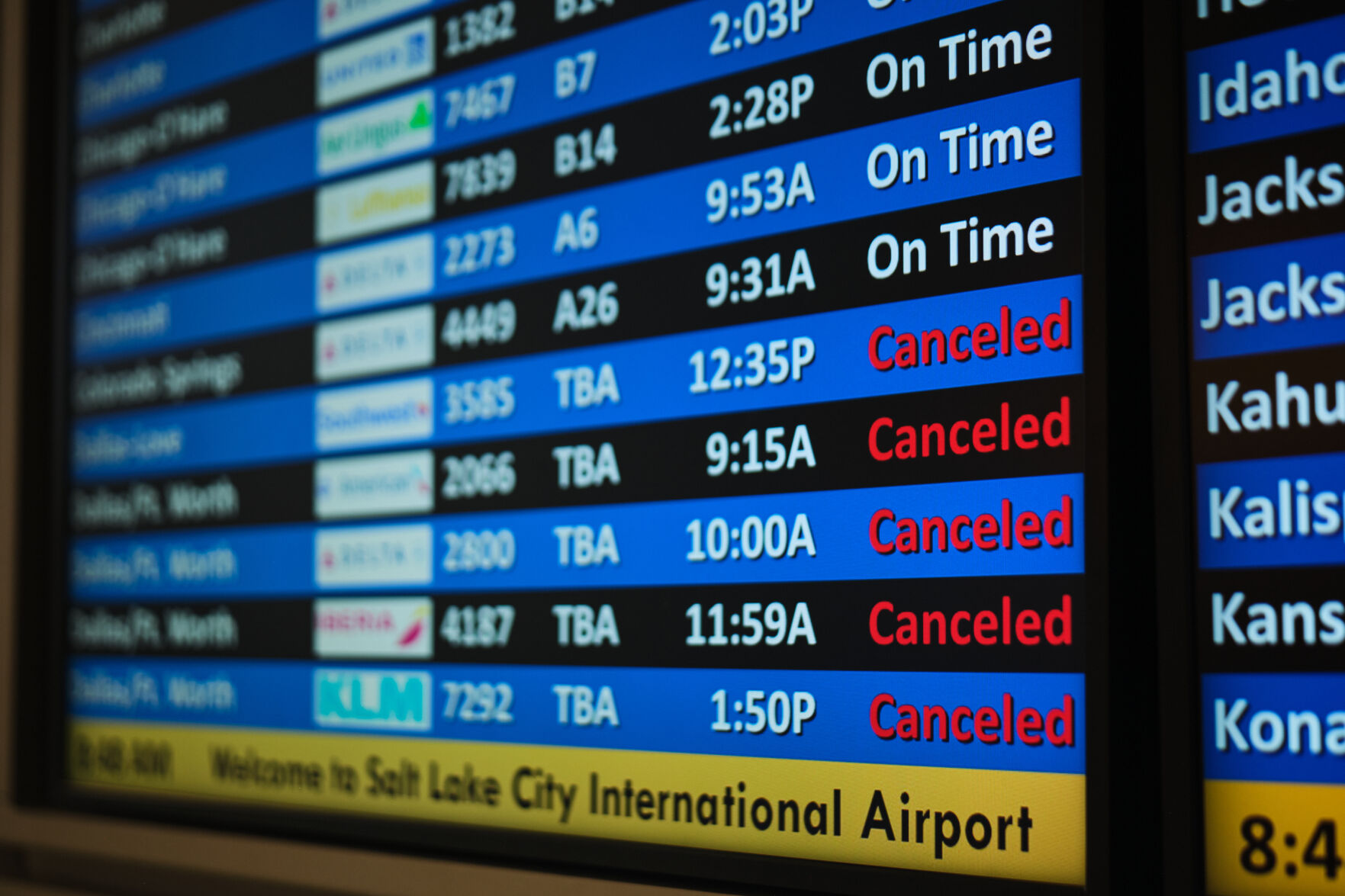More than 11,000 flights canceled as major winter storm bears down ...