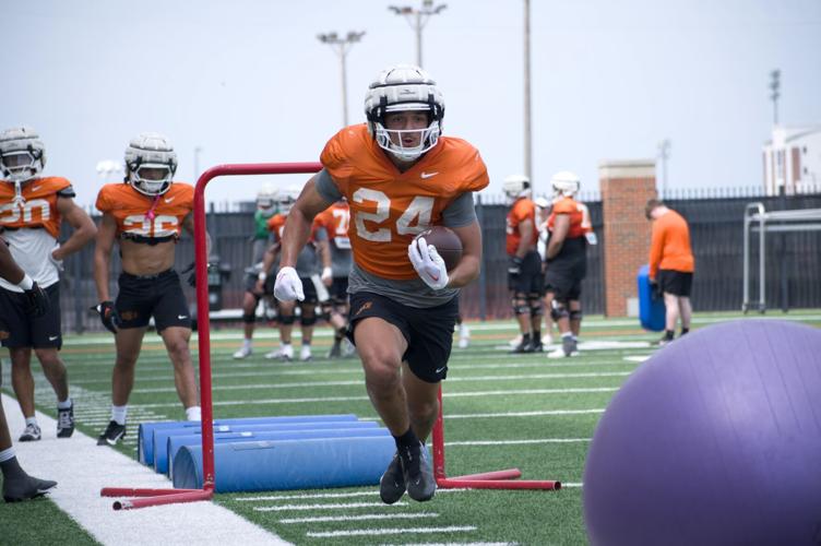 Running back Caleb Hawkins still turning heads ahead of Oklahoma State ...
