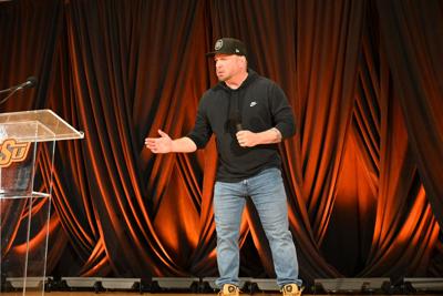 Garth Brooks comes home for fundraising concerts | News | stwnewspress.com