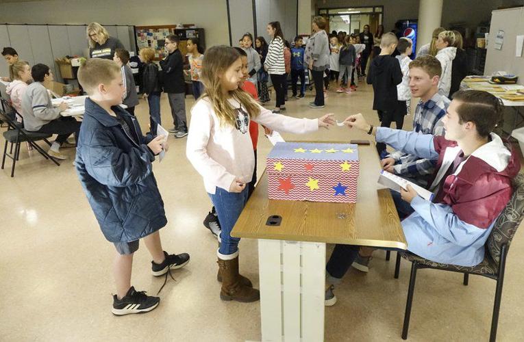 Sangre Ridge students vote in mock election | News | stwnewspress.com