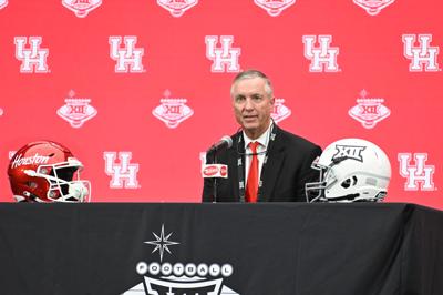 'A sleeping giant': Willie Fritz looks to accelerate Houston football's ...