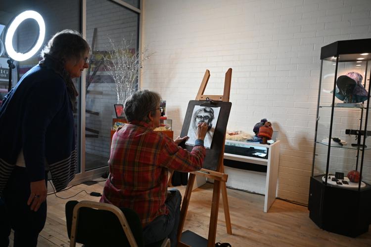 Modella Gallery hosts Holiday Market: Small Works | News | stwnewspress.com