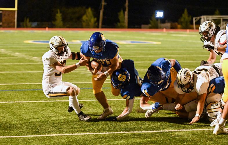PHOTO GALLERY: Stillwater High fights off Sand Springs on homecoming | Gallery | stwnewspress.com