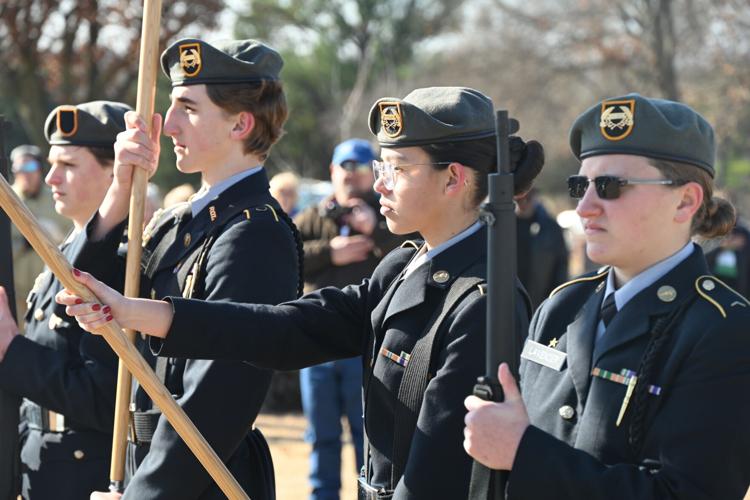 Wreaths Across America recognizes veterans, inspires next generation ...