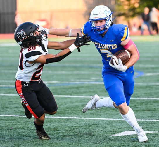 PHOTO GALLERY: Stillwater High football fights off Norman to remain ...