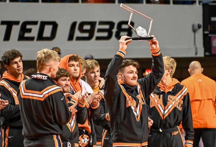 Cowboy wrestling flips script from first meeting, blows out Sooners ...
