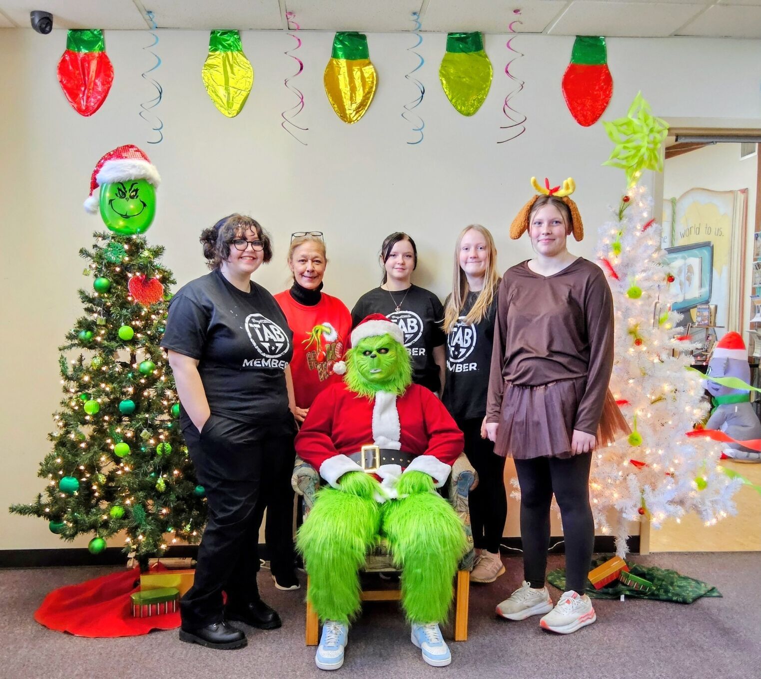 BPL hosts day with the Grinch | Brazil Times | suncommercial.com