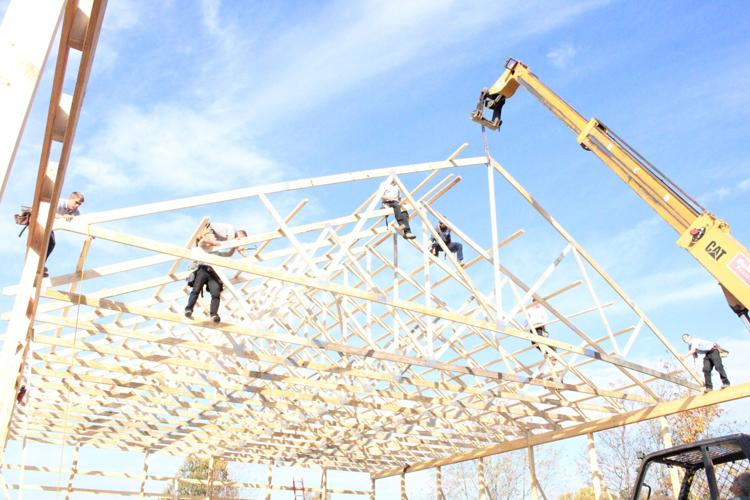 PIC OF THE DAY: Barn Raising | Archives | suncommercial.com