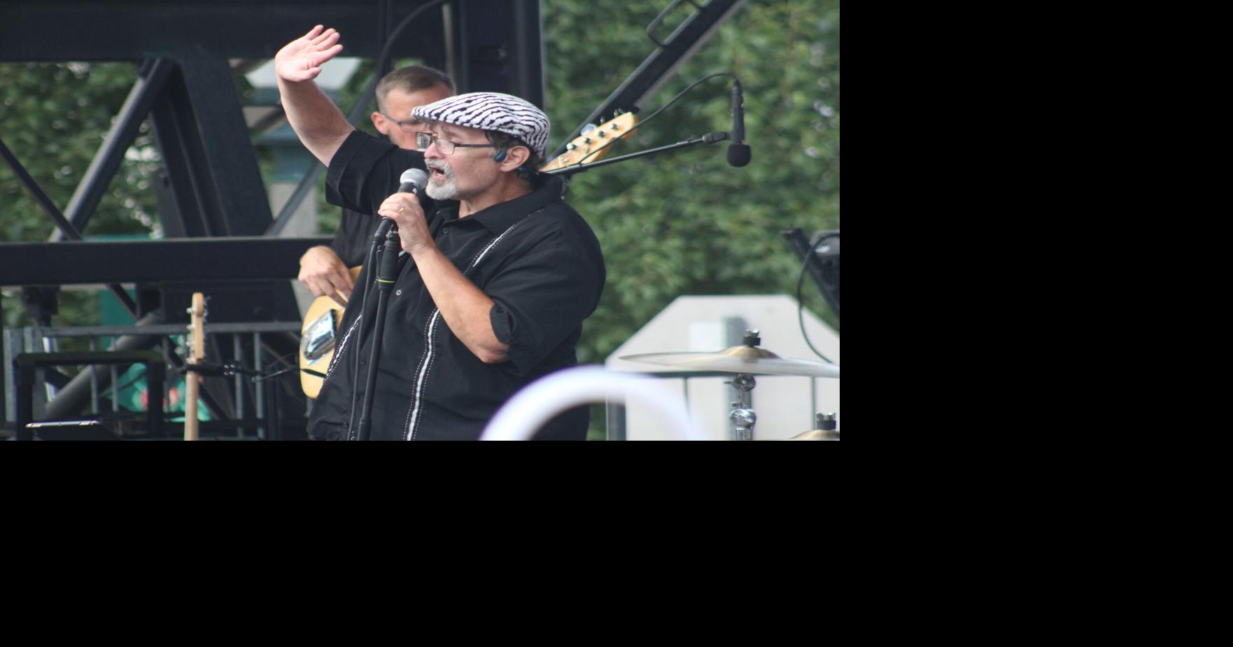 Richard Goodall dazzles crowd at Greencastle Music Fest | Brazil Times ...