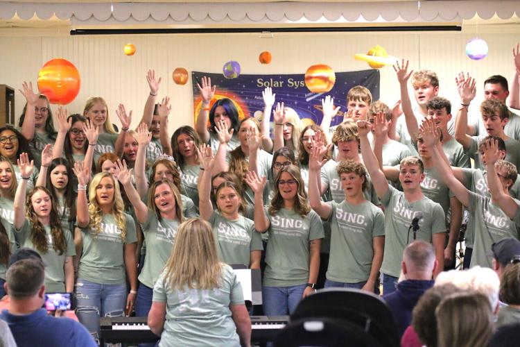 PCHS Swing Choir performs during Eclipse weekend | Community ...