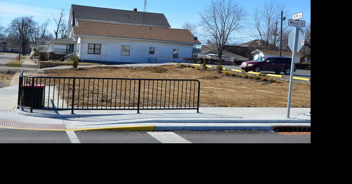 Downtown Bicknell's first green space takes root | News | suncommercial.com