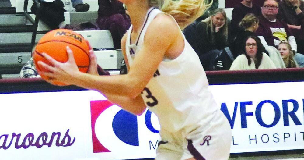 Lady Maroons win one of three | Sports | suncommercial.com