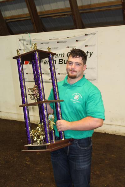 Harcourt rises to the occasion as 2023 Supreme Showman | Archives ...