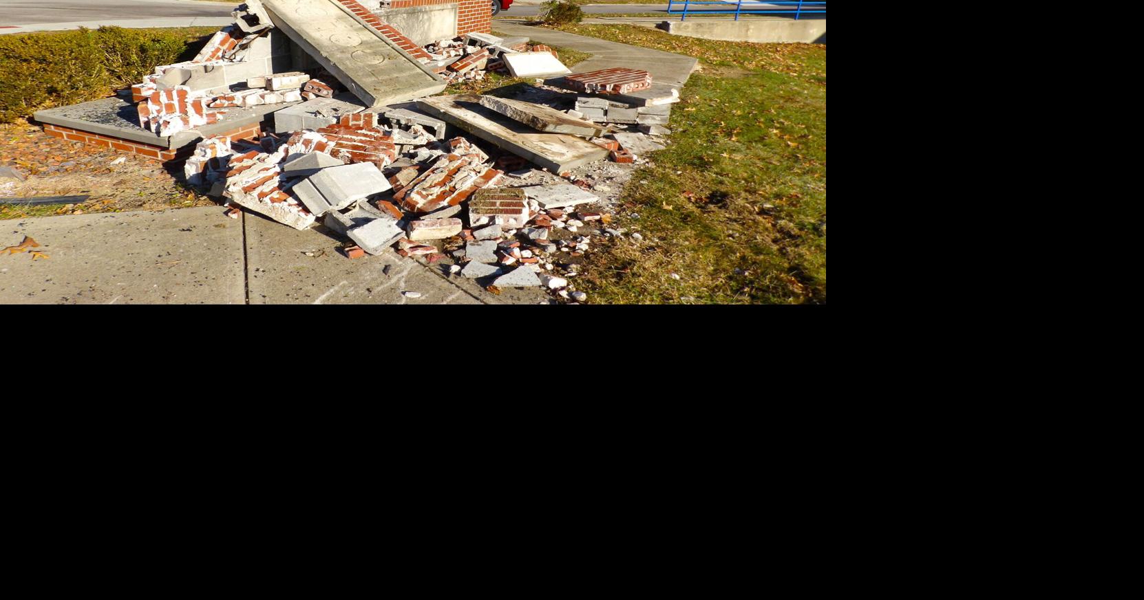 SNAPSHOTS: Damaged monument | Archives | suncommercial.com