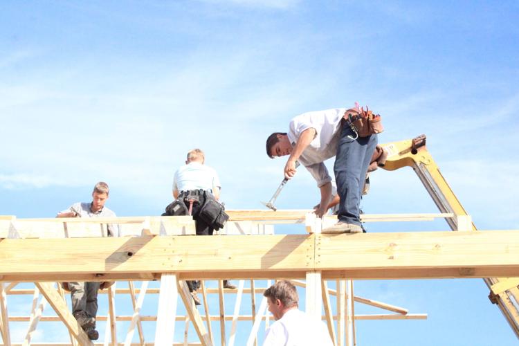 PIC OF THE DAY: Barn Raising | Archives | suncommercial.com