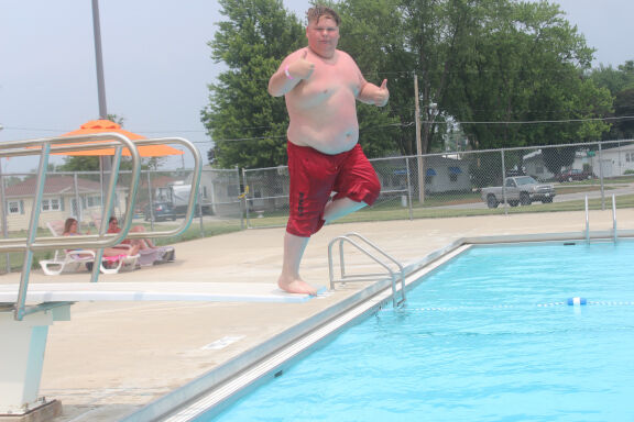 Fun at Sunnyside Pool | Atlantic | swiowanewssource.com