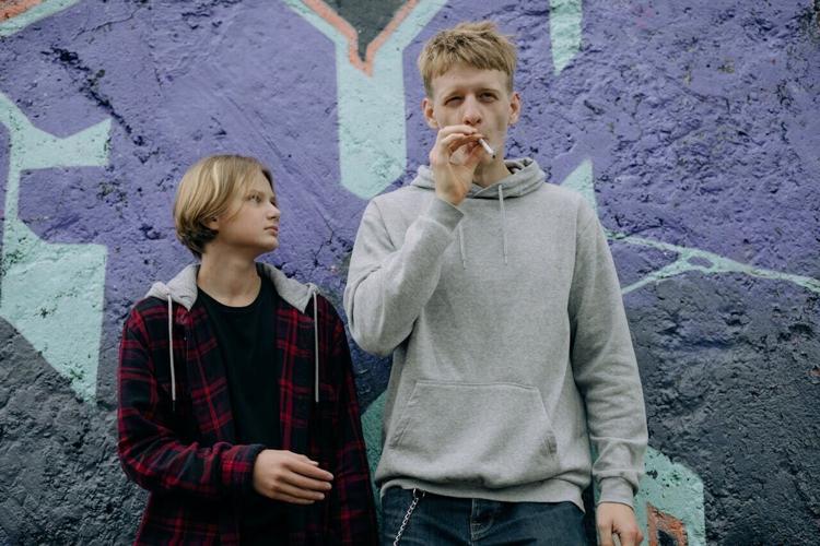 Study claims teens who smoke weed have worse grades | Nation ...