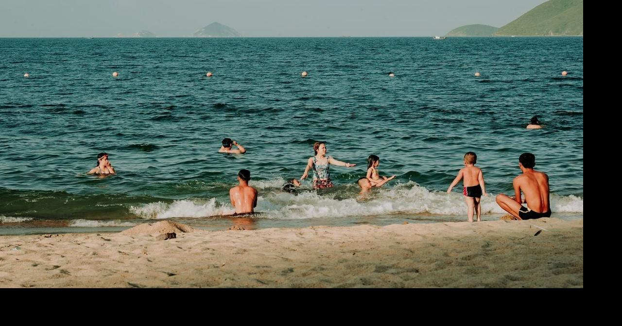 Water safety expert reveals how to swim safely in the heat | Nation ...