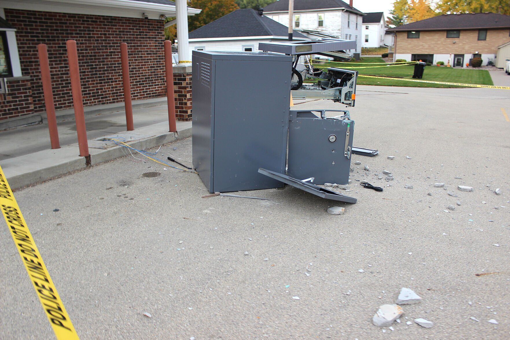 ATM burglary attempt in Bellevue; police seeking information | State | swiowanewssource.com