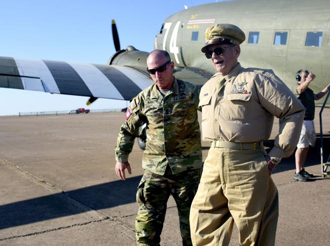 Last living D-Day Pathfinder pilot makes one more drop in Frederick ...