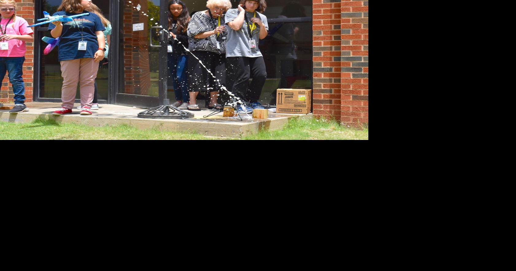 Middle school girls build rockets and airplanes | News | swoknews.com