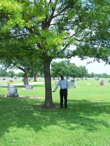 McGahee leaving cemetery that has been his work home for almost 40 ...