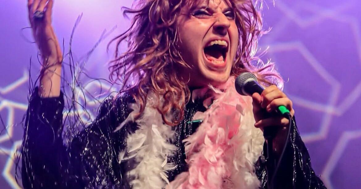 COLUMN: Taylor the ‘Muffled Siren’ creates with concept | Photo ...