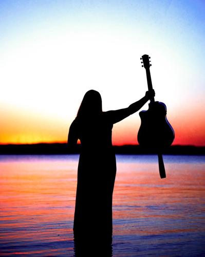 New Dani Carson song set for 5,000 Facebook follows | Styles | swoknews.com