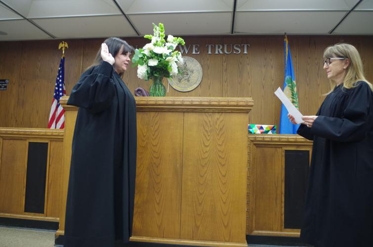 New judges take oath in Comanche County | News | swoknews.com