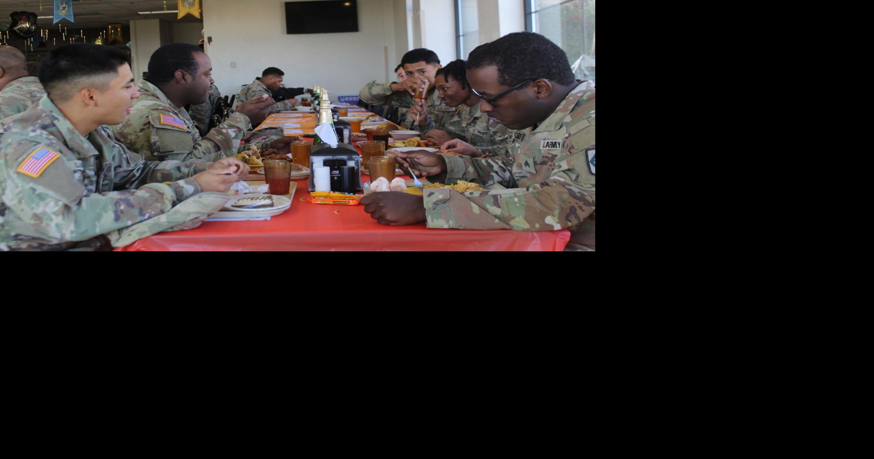 Army leaders honor soldiers with Thanksgiving meal | News | swoknews.com