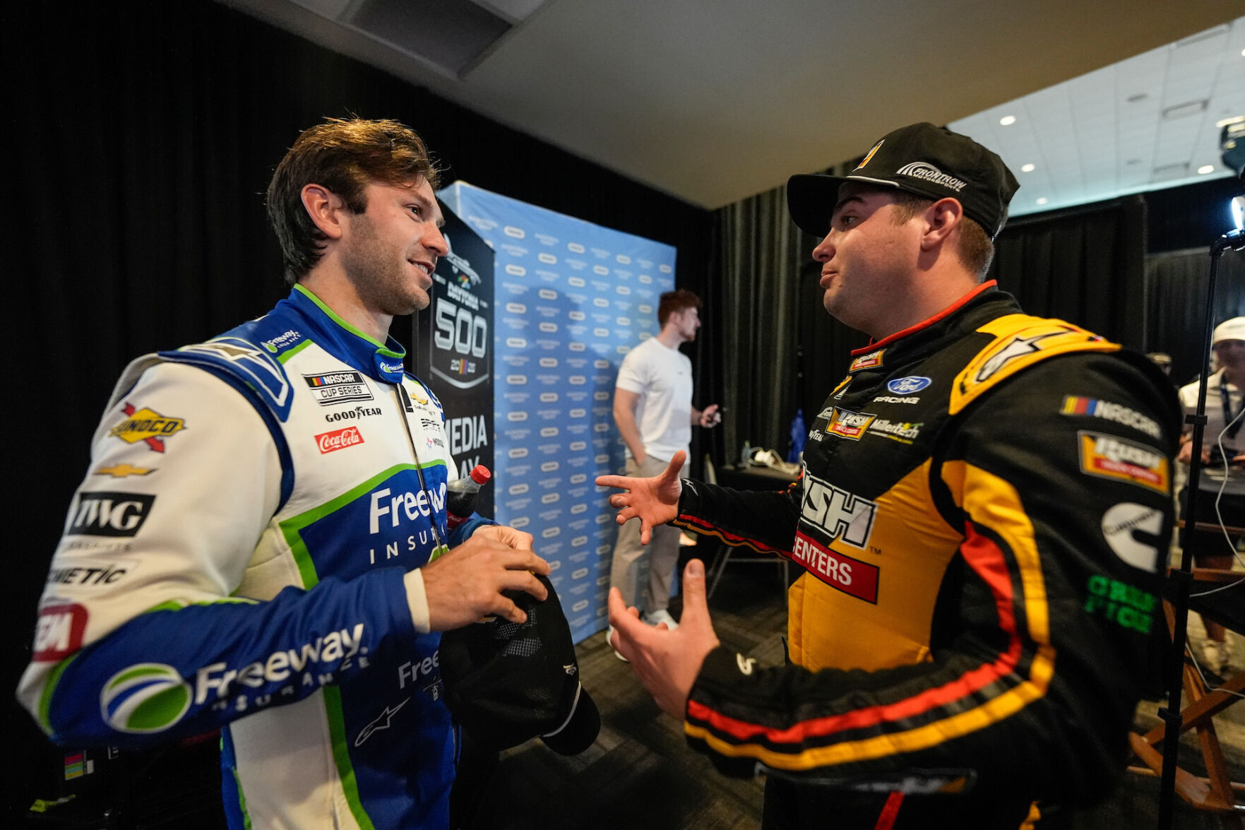 NASCAR busts Gragson for sticking hand out window | Sports | swoknews.com