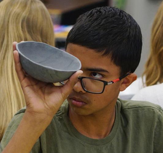 Elgin Schools to hold 10th annual Empty Bowl Dinner to fight hunger ...