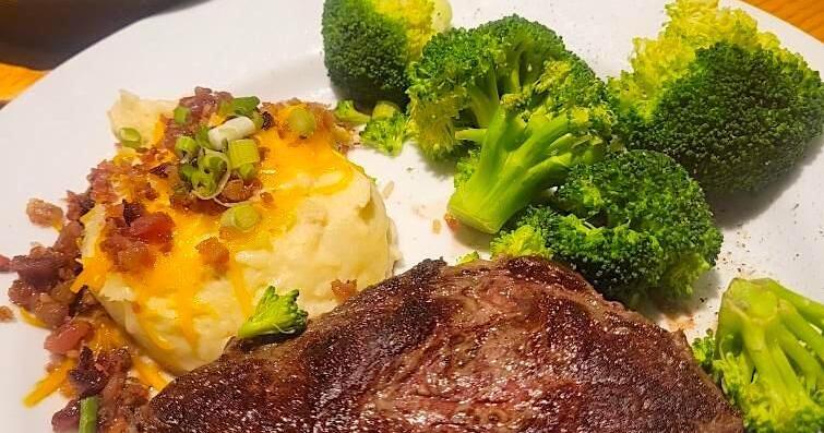 Chili's sates Gaston's carnivorous hunger with great steak | Photo ...
