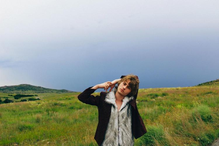 Vaska Theatre hosts Gavin Taylor, Knuckles concerts | Photo Galleries ...