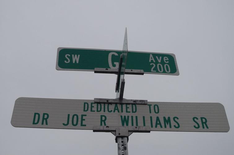 Lawton's honorary street name signs to get new color scheme | News ...