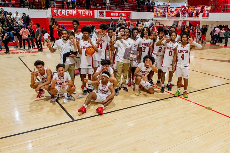 Lawton High boys overwhelm Elgin | Sports | swoknews.com