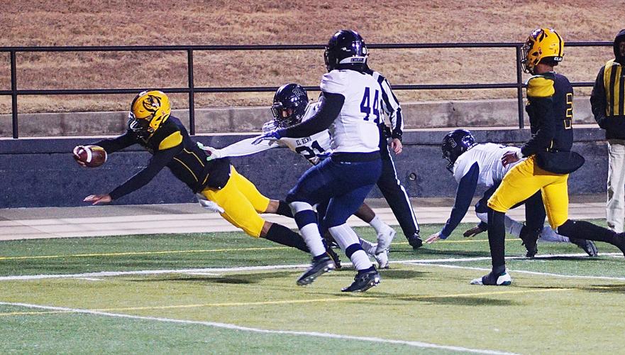 MacArthur upsets El Reno, can make playoffs with Altus win | Sports ...