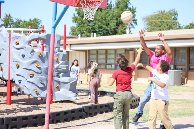 Edison Elementary custodian reflects on long career | News | swoknews.com