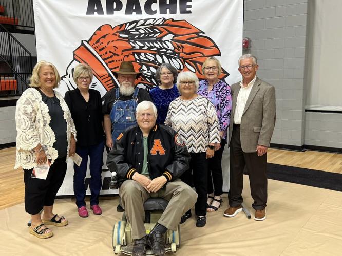 Apache honors newest, 'oldest' letter winners | Sports | swoknews.com