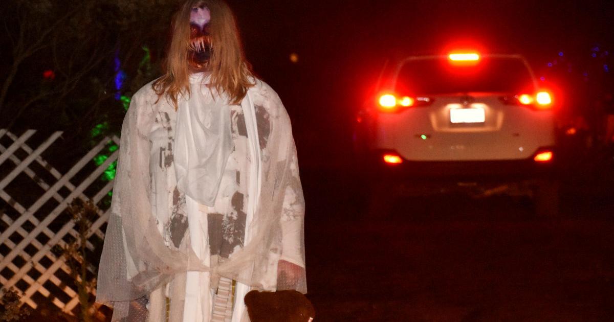 Photos: Drive-thru if you dare! Haunted Hills at Santa Maria's Unocal ...