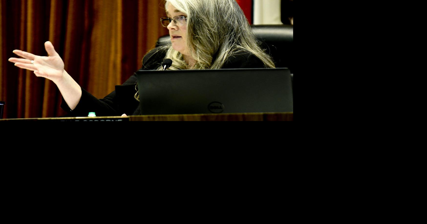 Lompoc mayor Osborne holds slight lead over challenger Mosby in early ...