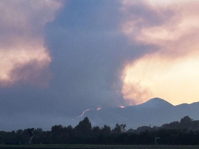 Lake Fire burns more than 12,000 acres, air quality watch issued as ...