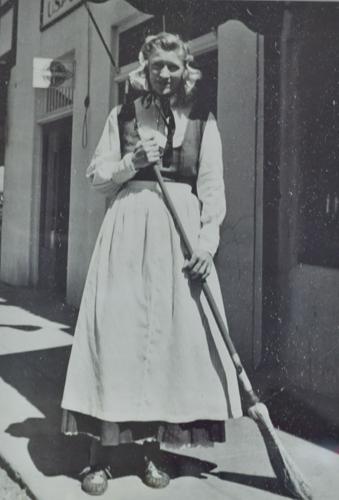 Elna's Solvang dress shop celebrating 75 years with same name ...