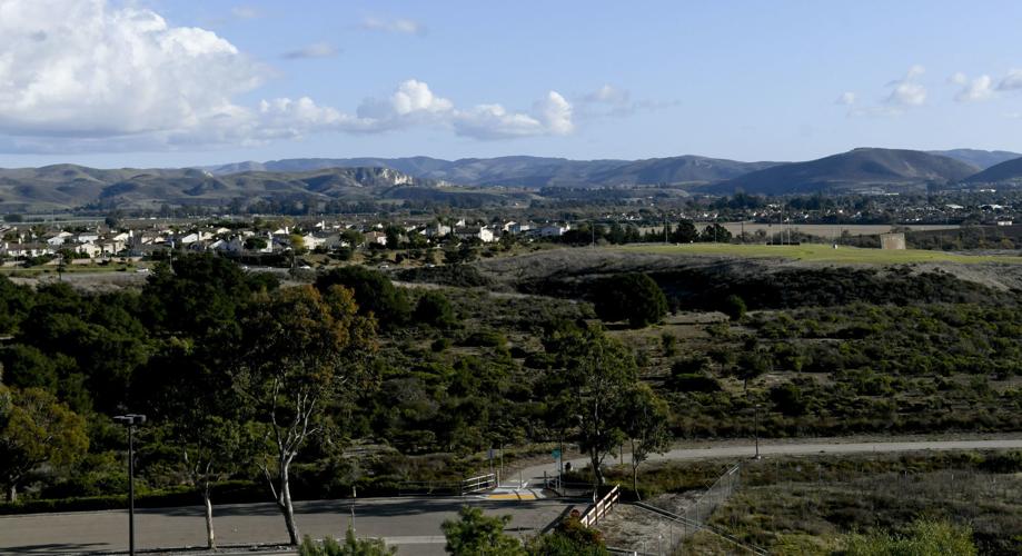 Lompoc voters will decide whether to give up 82 acres for space center ...