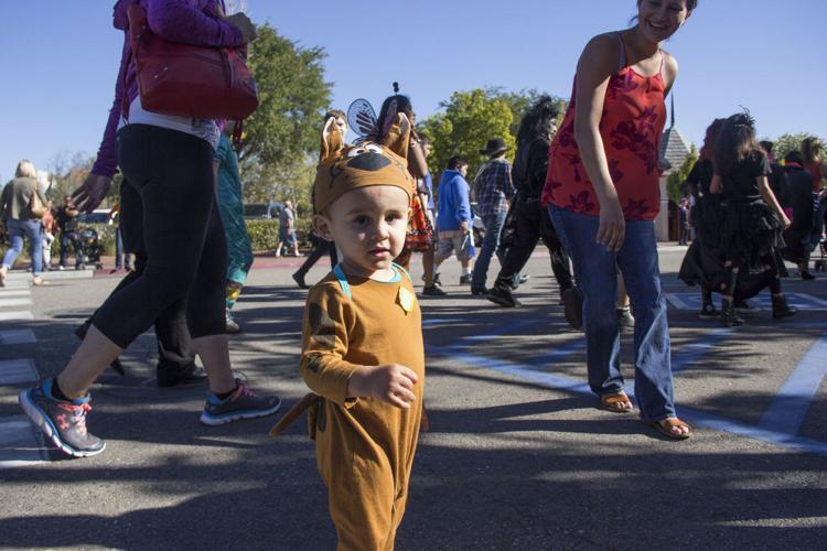 Solvang sees parade 'thriller' | Local news | syvnews.com