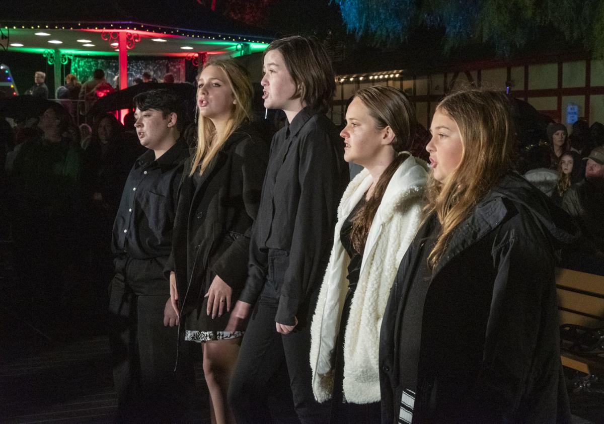 Solvang Julefest tree lighting ceremony captivates large crowds | Local ...