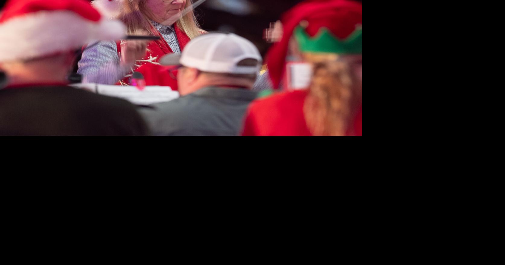 Downtown Solvang aglow with Julefest cheer at annual tree lighting ...