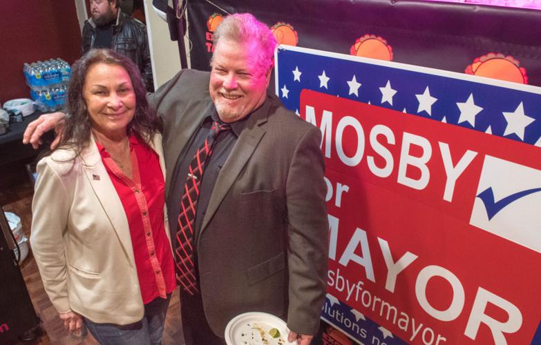 Lompoc mayor Osborne holds slight lead over challenger Mosby in early ...