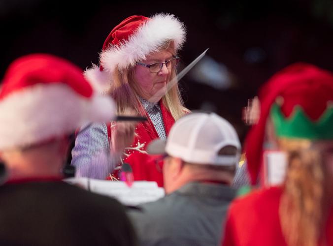Downtown Solvang aglow with Julefest cheer at annual tree lighting ...