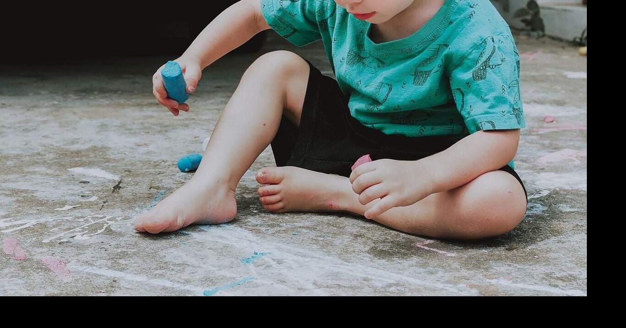 Holiday drawing at the kids' table | 'Hints from Heloise' | Valley Life ...